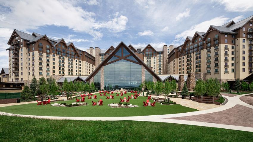 Inside the 2024 Visitors Guide | Visit Aurora