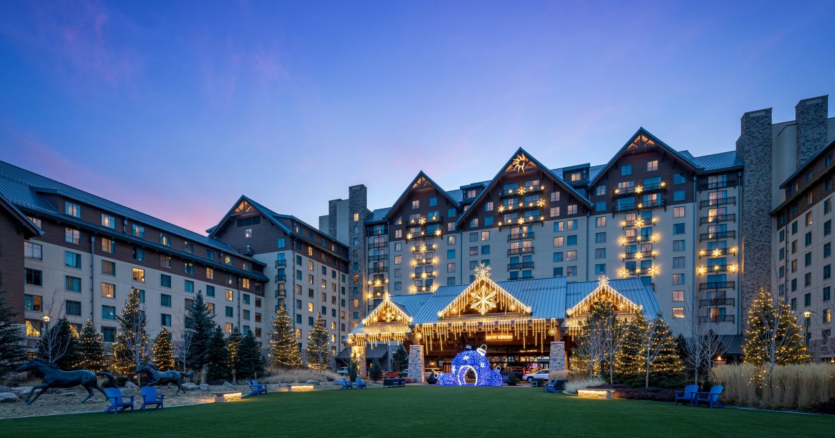 Meet the Grinch (in Ice!) and More at Gaylord Rockies’ Ultimate ...